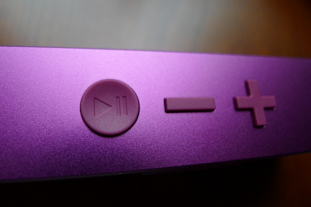 Hands on: Jawbone Mini Jambox sounds surprisingly good - Techgoondu