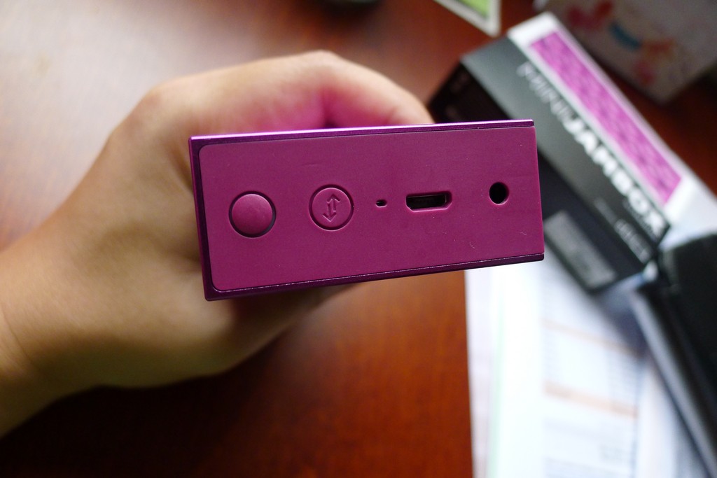 Hands on: Jawbone Mini Jambox sounds surprisingly good - Techgoondu ...