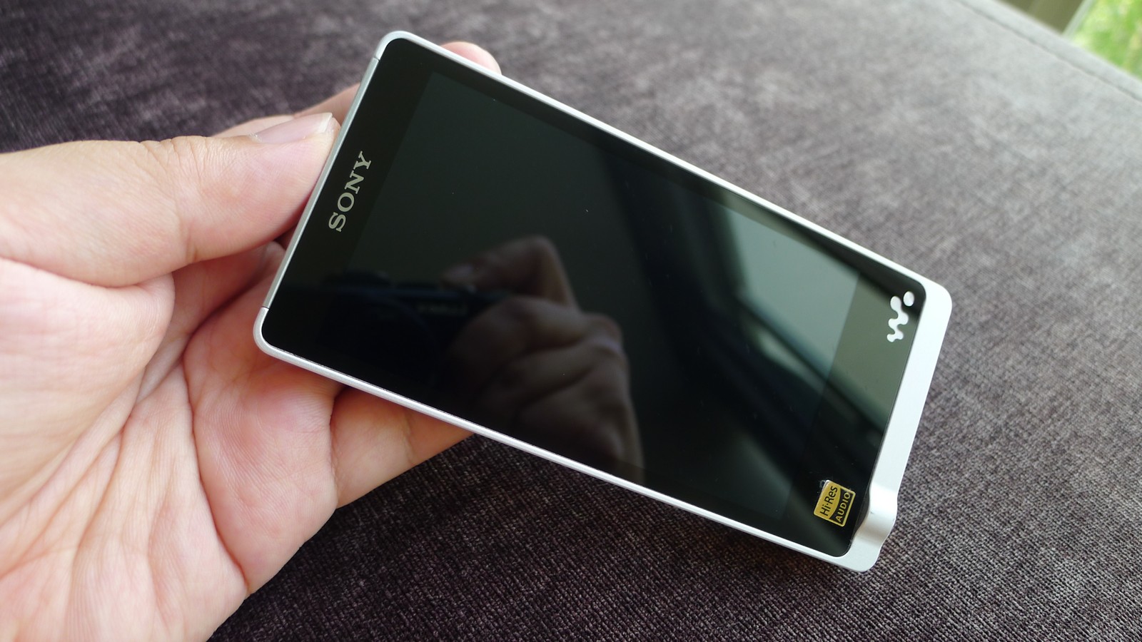 Goondu review: Sony Walkman NWZ-ZX1 sounds great, but the price ...