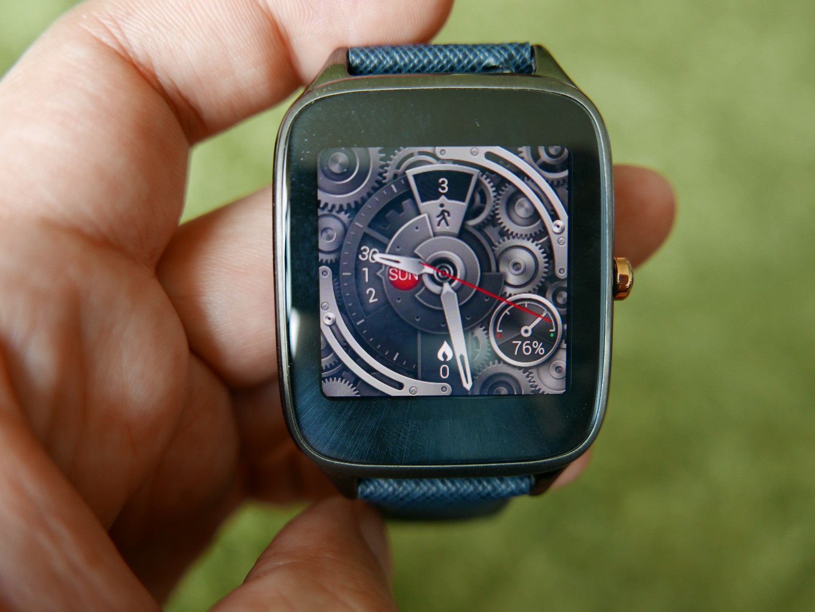 Hands on: Asus ZenWatch 2 - Techgoondu