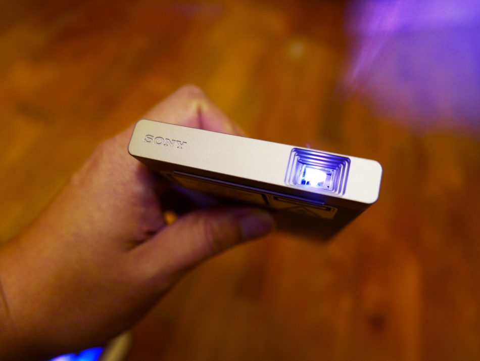 Hands on: Sony MP-CL1A pico projector - Techgoondu