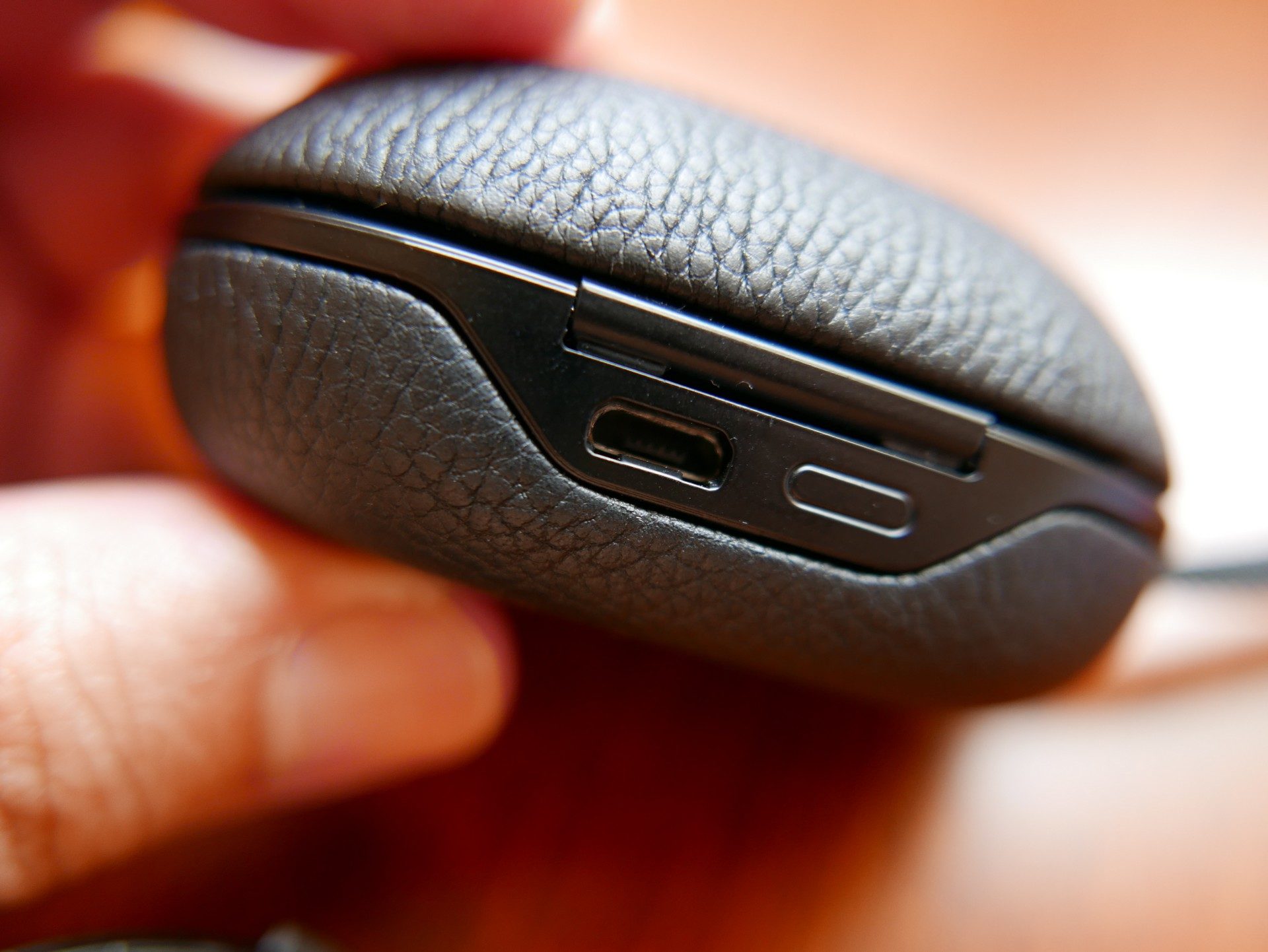 Goondu review: B&O Beoplay E8 sets the standard for fully wireless ...