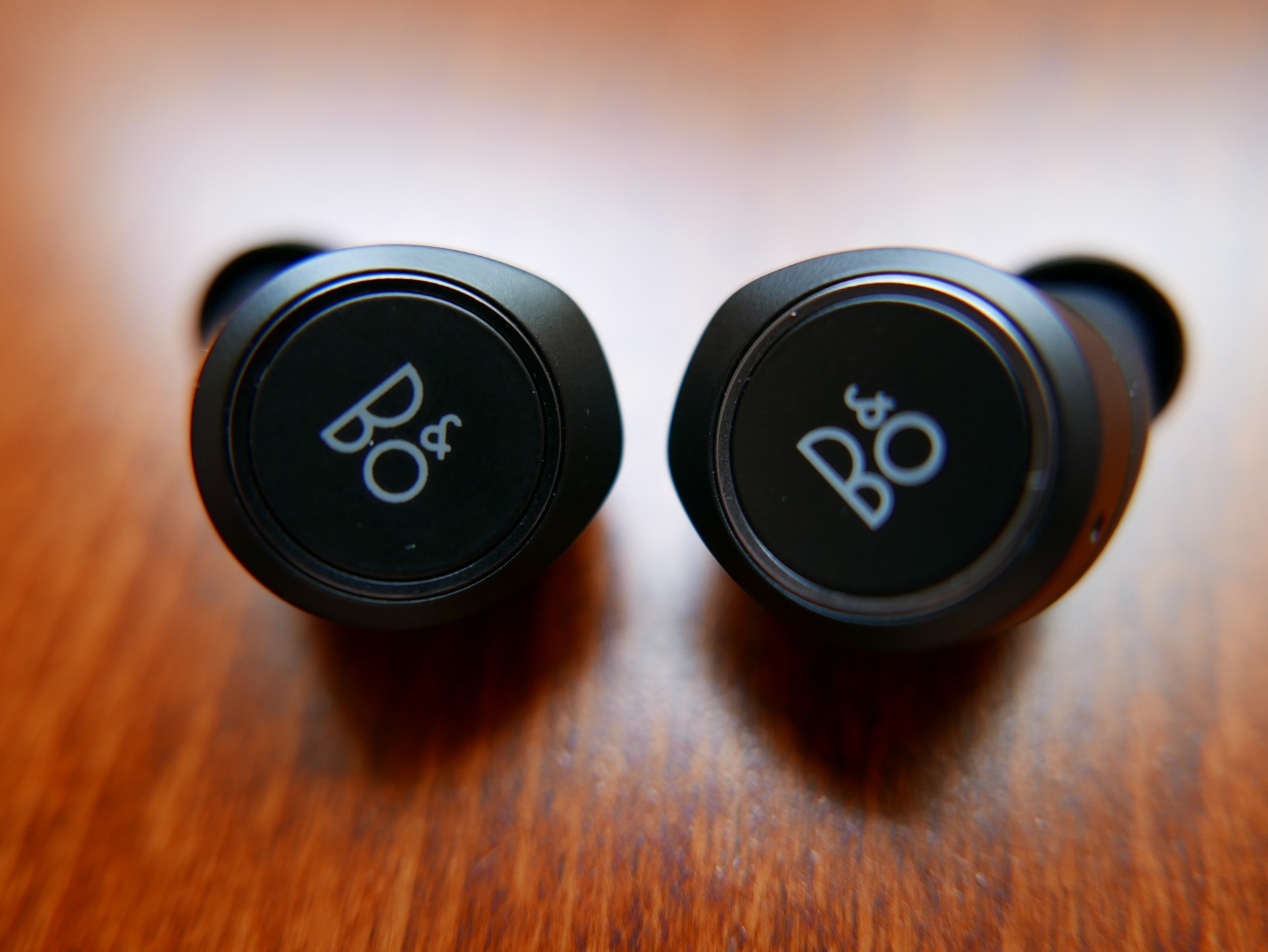 Goondu review: B&O Beoplay E8 sets the standard for fully wireless ...