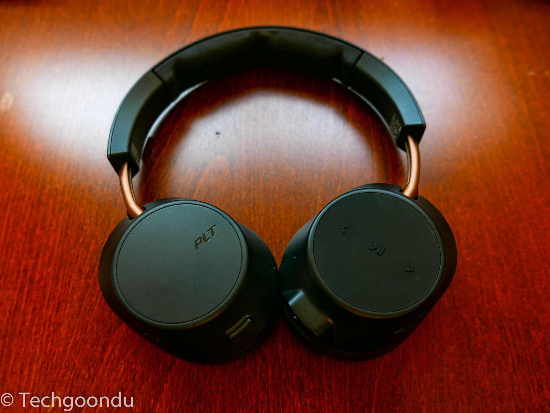 Goondu review: Plantronics BackBeat Go 810 Bluetooth headphones ...