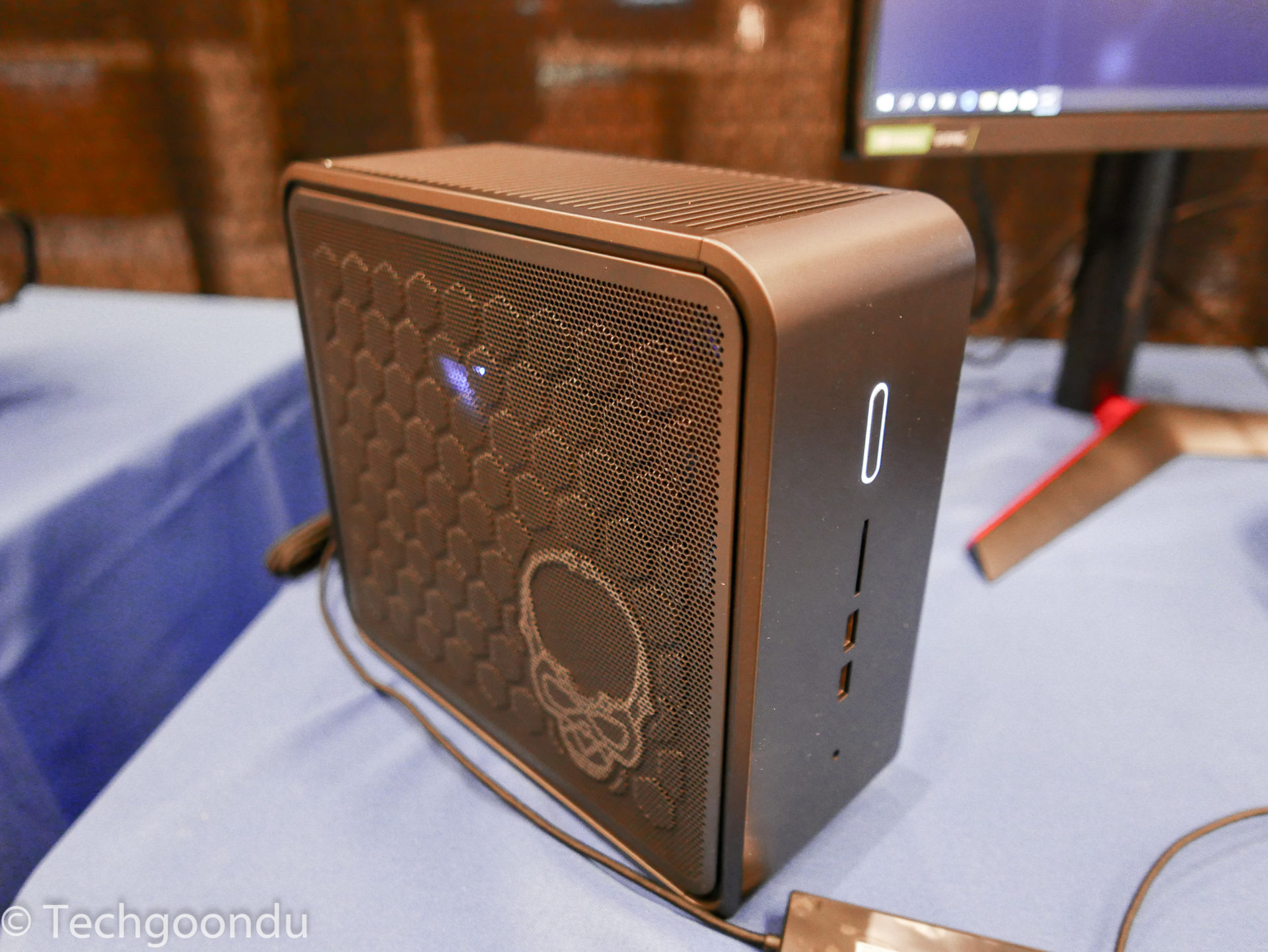 Build a small gaming PC with Intel's NUC 9 Extreme in 2020 - Techgoondu