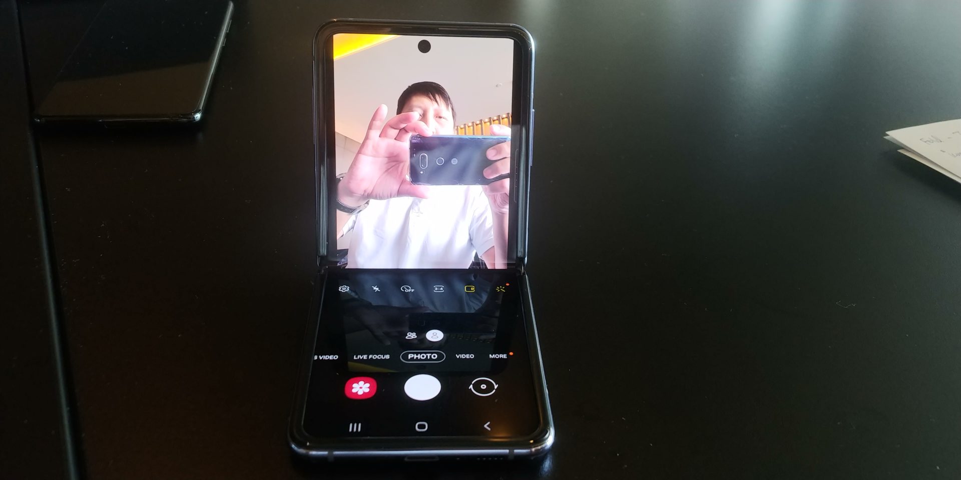 Hands on: Samsung Galaxy Z Flip brings retro style with first foldable ...
