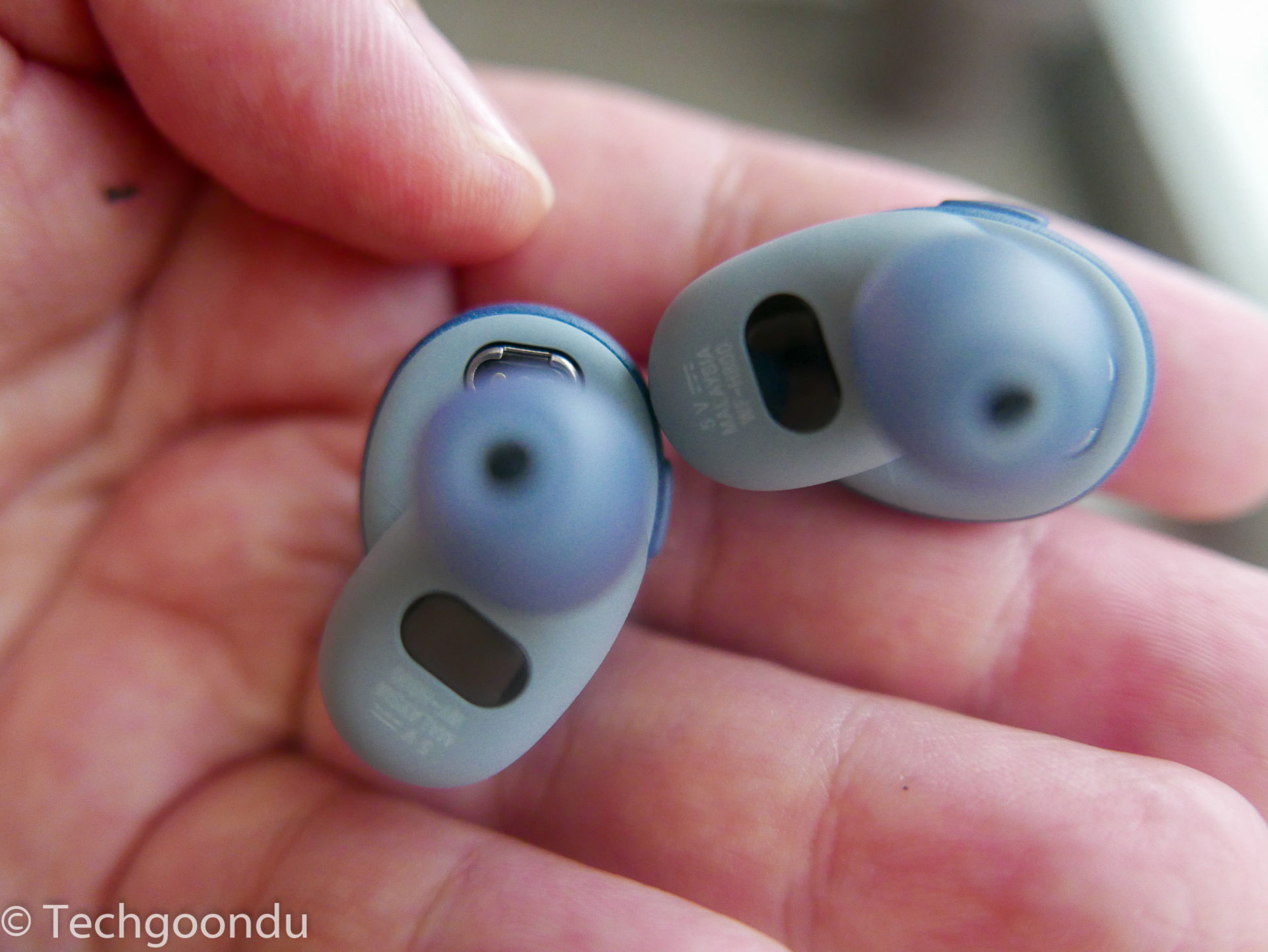 Goondu review: Sony WF-H800 hit the right notes with price, comfort ...