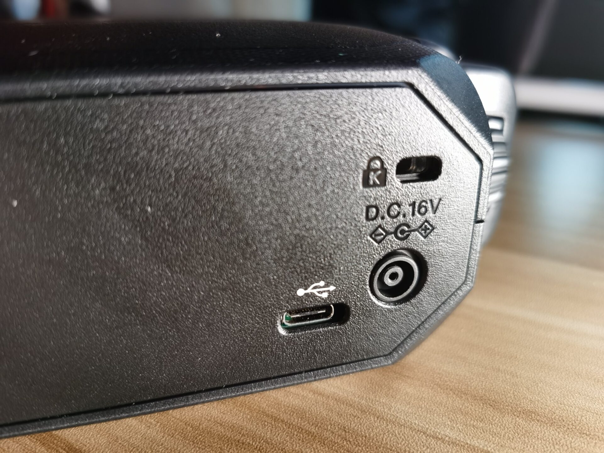 Hands on: Canon TR150 portable printer - Techgoondu