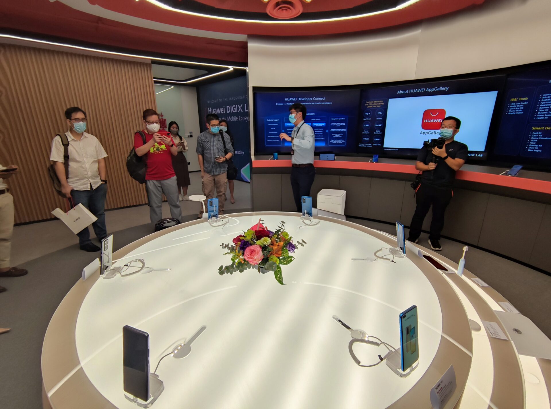With new regional lab in Singapore, Huawei seeks to win converts to its ...
