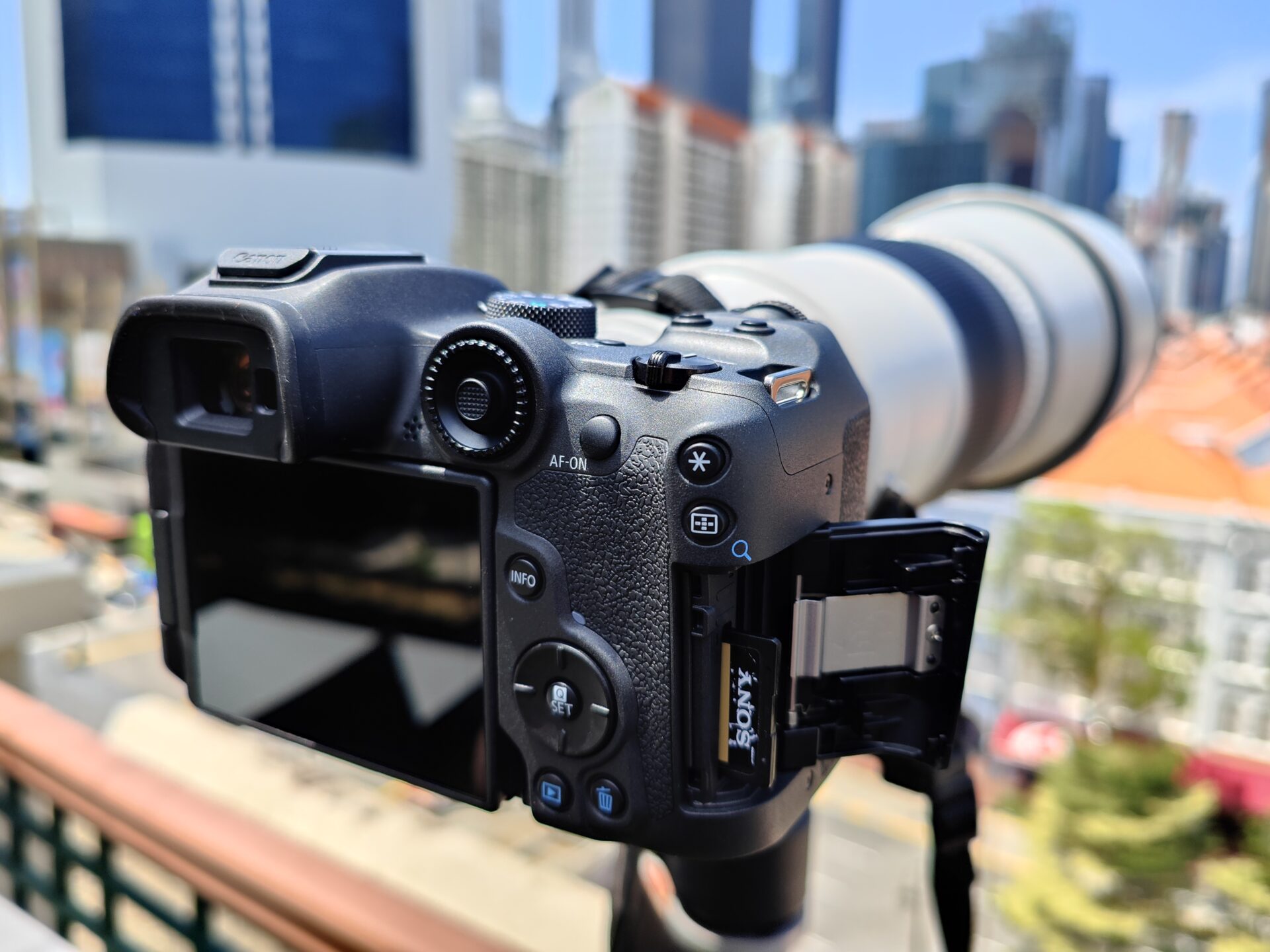 Canon EOS R10 and EOS R7 crop-sensor cameras out in Singapore in June ...