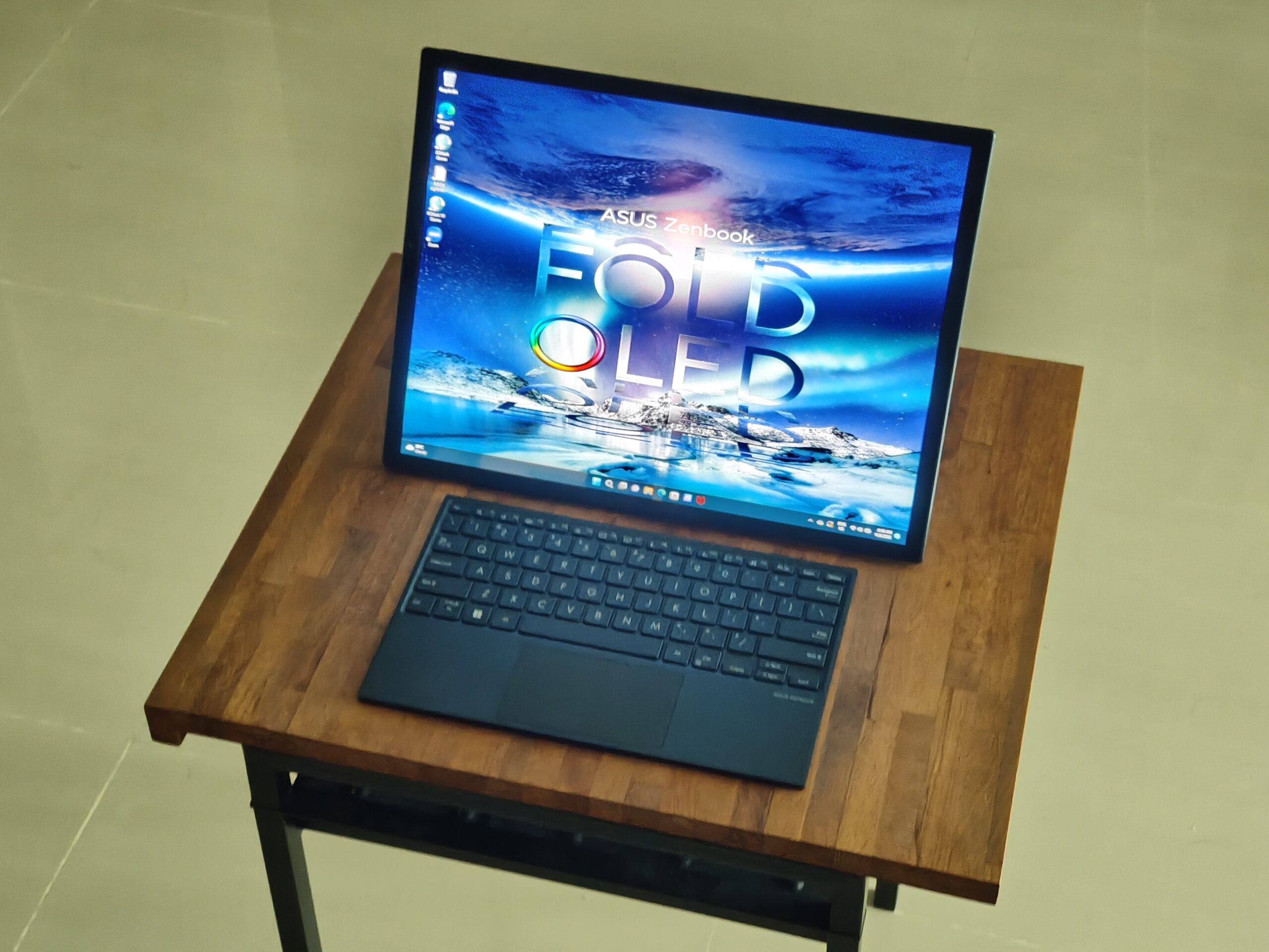 Asus Zenbook 17 Fold review: The start of laptops with foldable screens ...