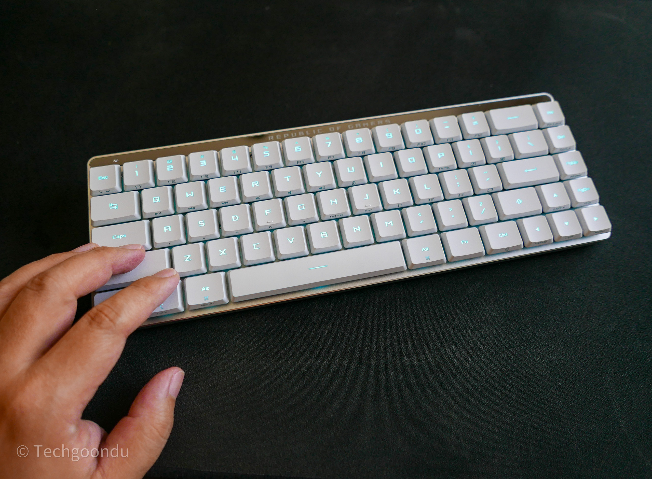 Asus ROG Falchion RX Low Profile keyboard review: Compact and sleek ...