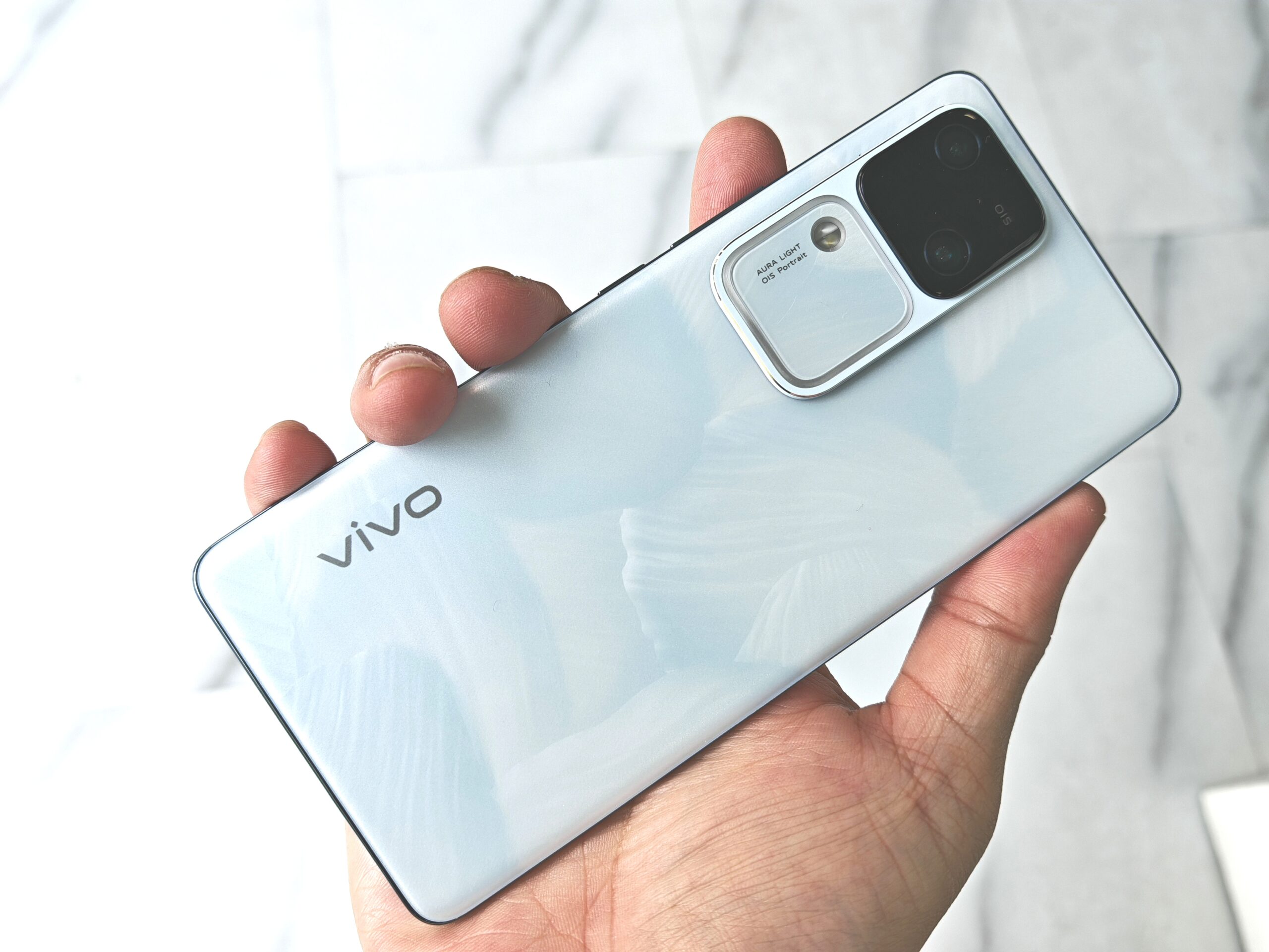 Hands on: Vivo V30 focuses on portrait prowess - Techgoondu