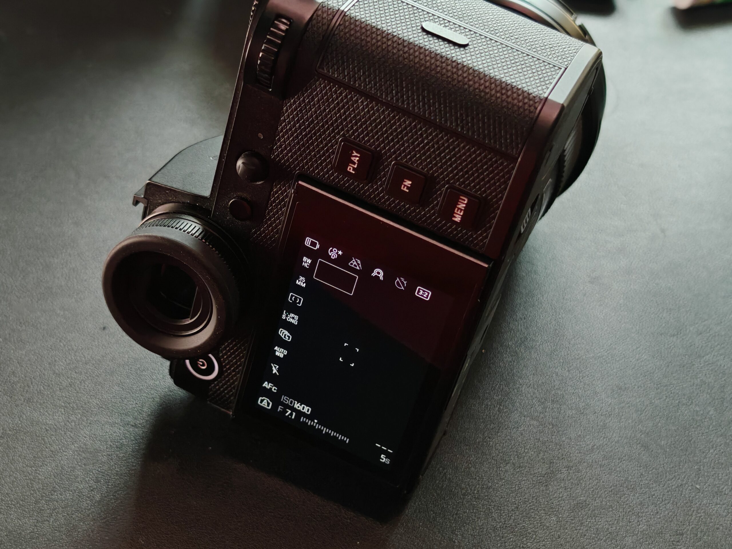 Leica SL3 review: Unique user interface for a mirrorless camera ...