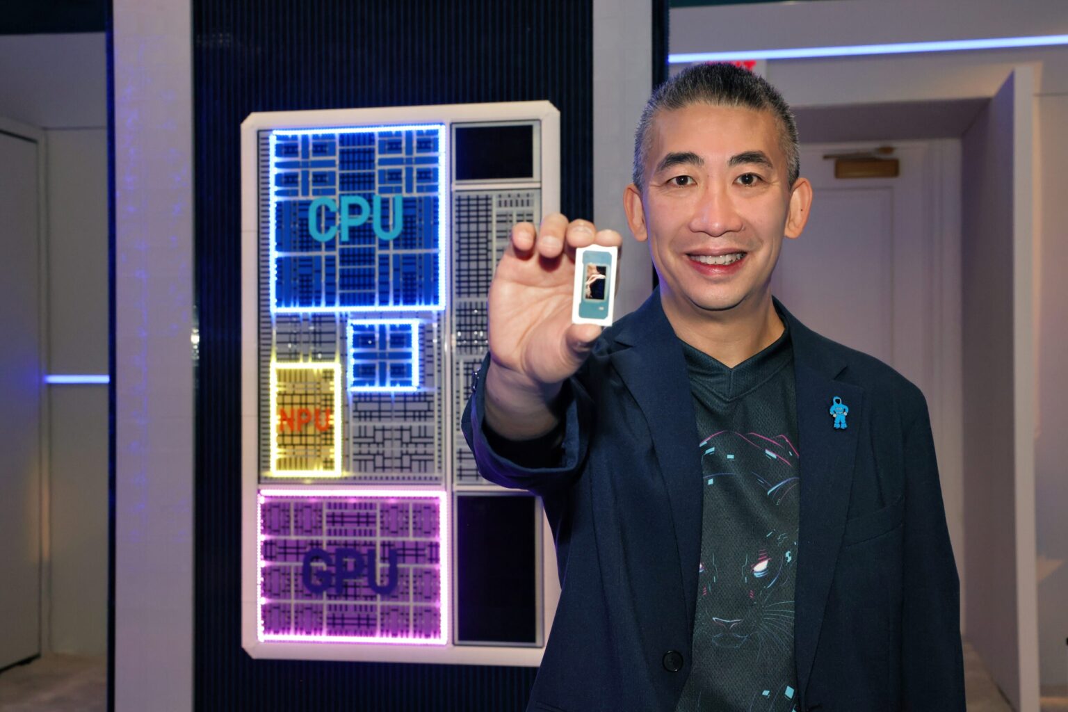 CES 2026: Intel Core Ultra 3, AMD Ryzen AI 400 chips fight it out in ...